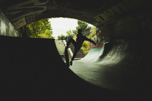 ADAPTUREからブランド初のチノパンがリリース