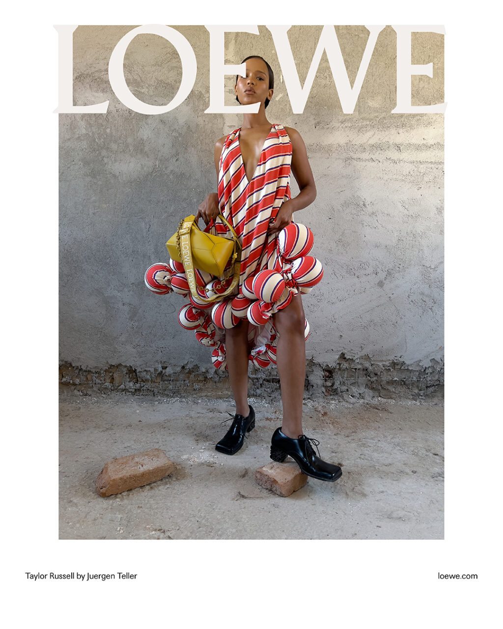LOEWEが2023SS Pre Collectionのキャンペーンを公開
