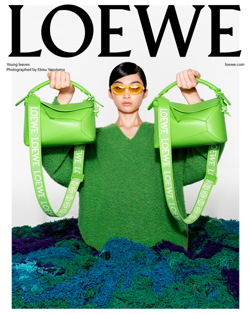 LOEWEの日本展開50周年を記念した限定バッグコレクション『TOKYO 1973』